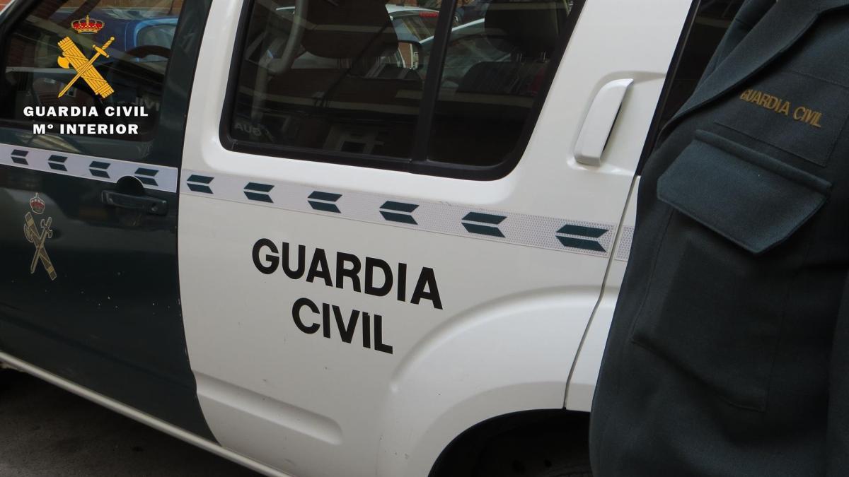 La Guardia Civil busca a un okupa que seccionó una oreja con una hoz a ...