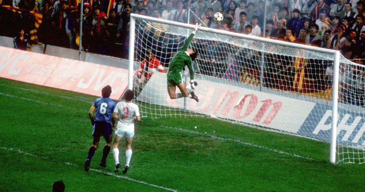 Az éles szemű diktátor a román futball legnagyobb győzelmében is ...