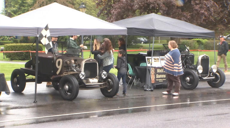 Racers put the pedal to the metal in annual Wilbraham Hill Climb