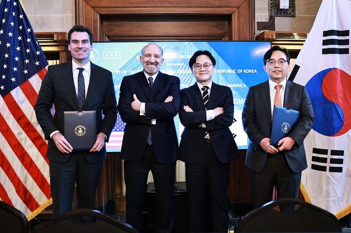 South Korea, US launch shipbuilding partnership center