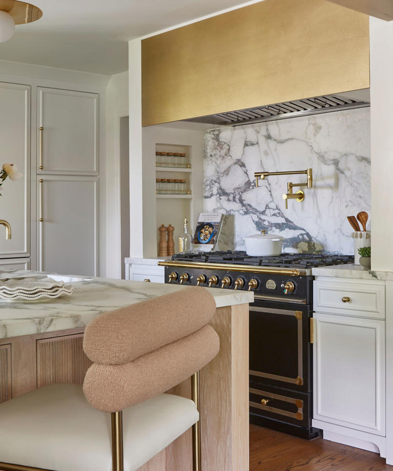 How unexpected marble features and custom details took this white ...