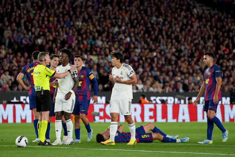 Barcelona vence o Real Madrid e é campeão espanhol por antecipação