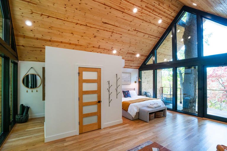 This tree house Airbnb is built around a living tree in South Carolina ...