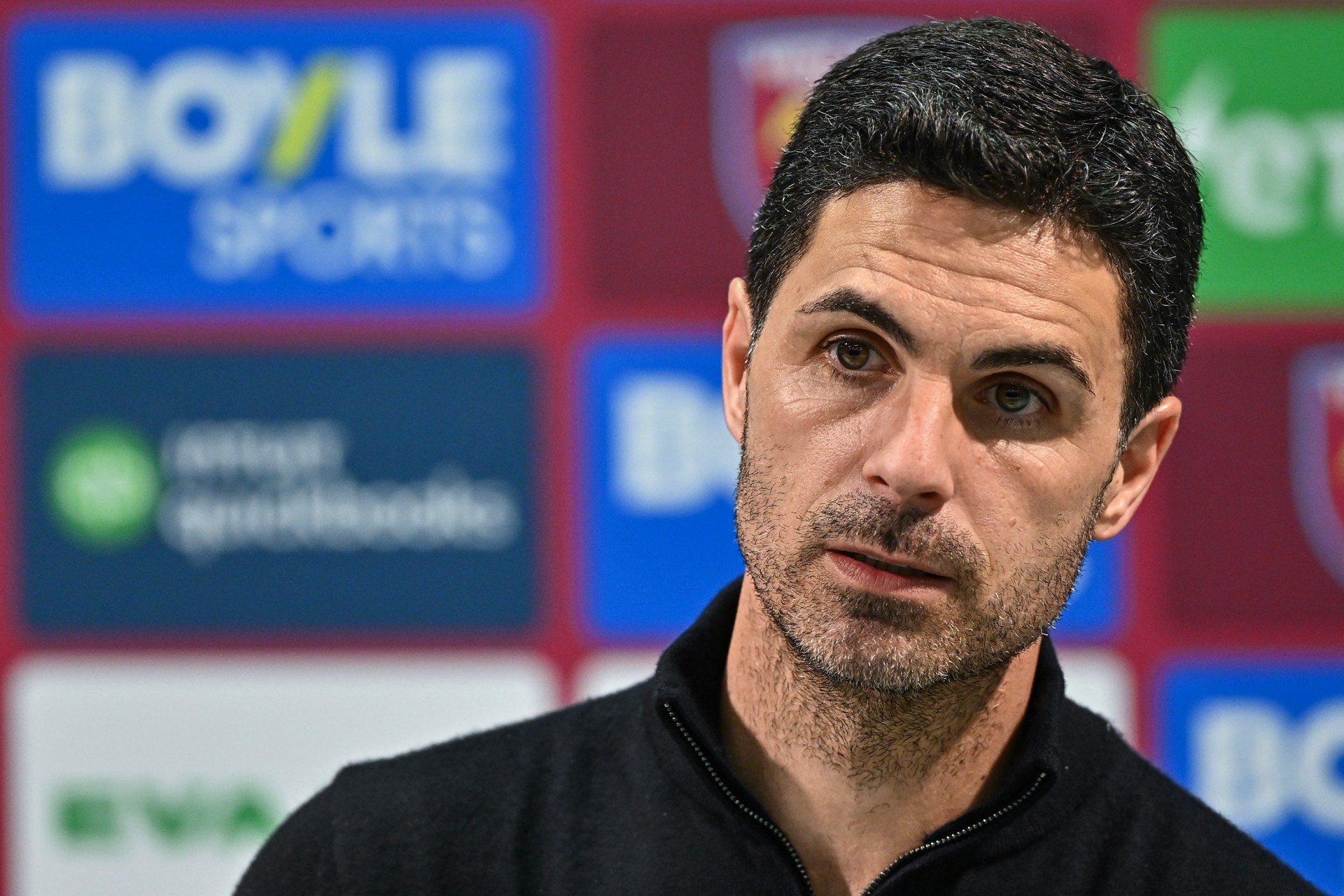 Jurrien Timber injury update as Mikel Arteta addresses Arsenal right ...