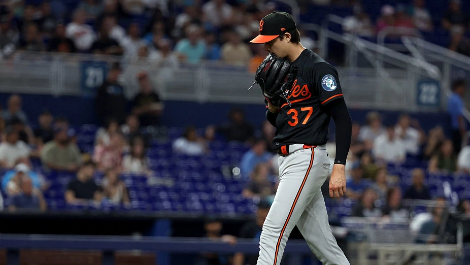 Orioles drop third straight as Holliday shifts to third base