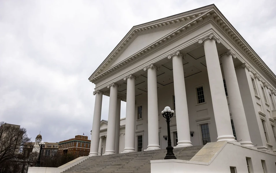 Virginia Democrats weigh court overhaul after map ruling