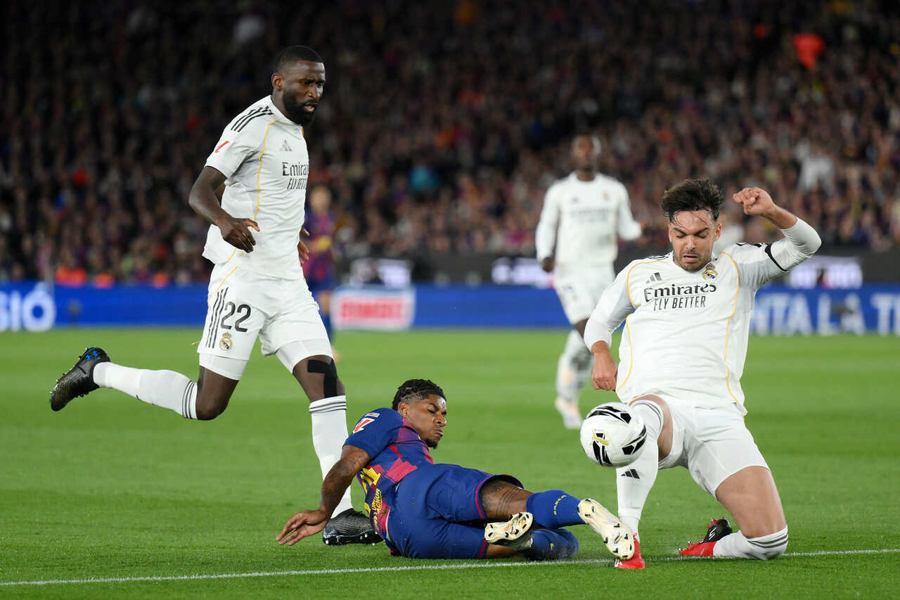 Barcelona vence o Real Madrid e é campeão espanhol por antecipação