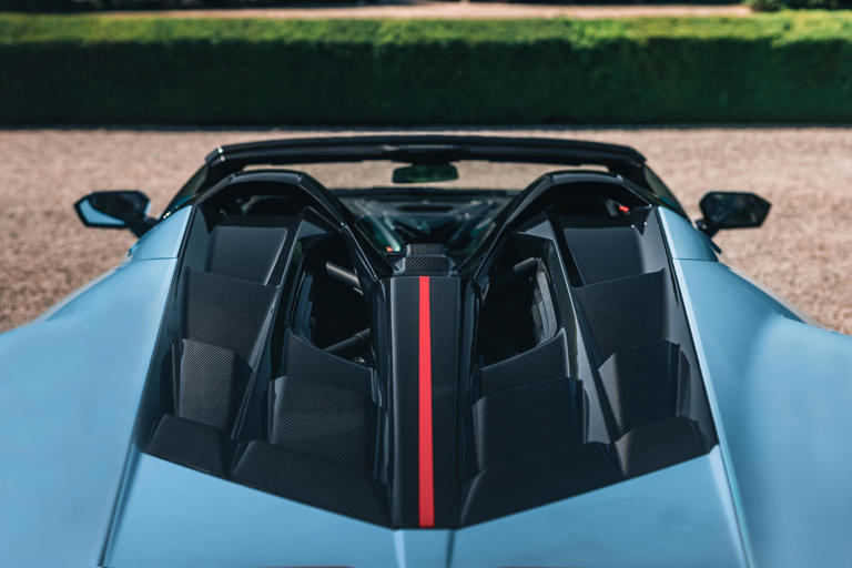 Lamborghini Fenomeno Roadster: Brand's fastest ever open-top model revealed