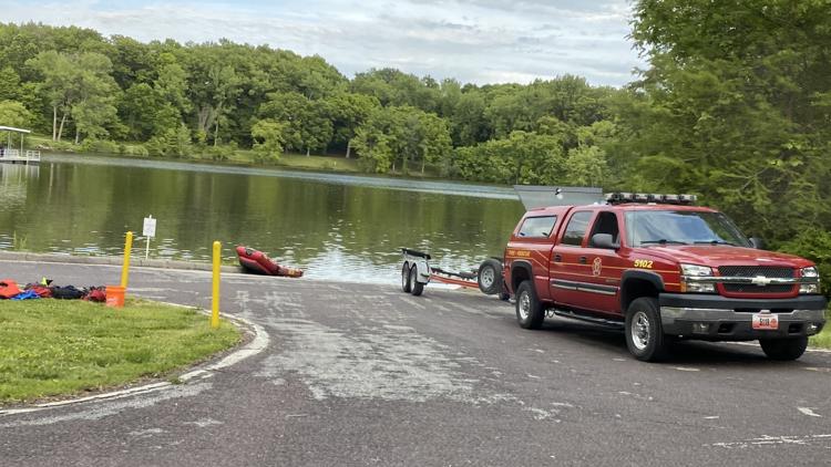 Search underway after kayak overturns at Spanish Lake Park