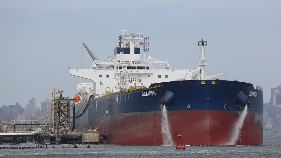 Shell profit jumps on oil surge but buybacks slow