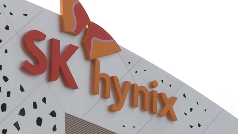 SK하이닉스 사상 첫 '200만 닉스'…삼성전자도 1.9%↑