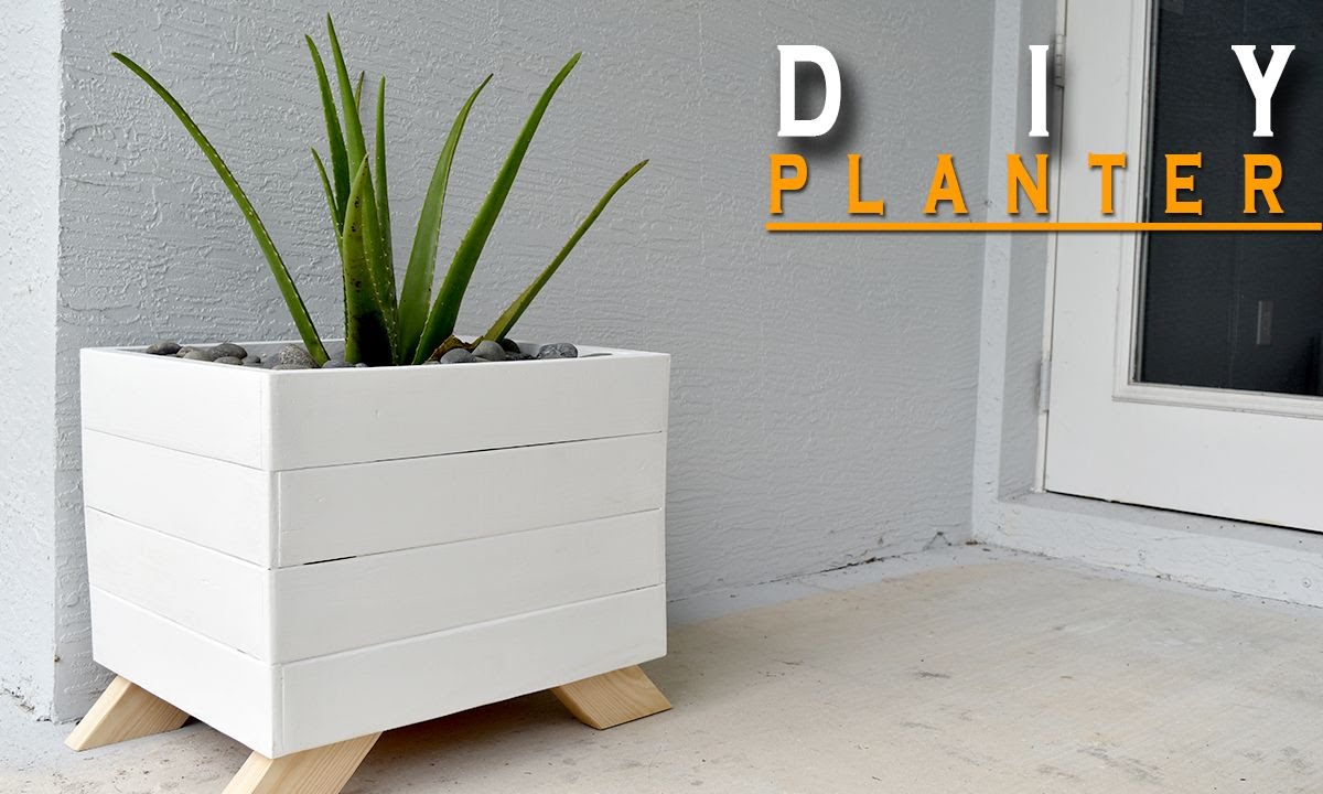 DIY planter box from pallets