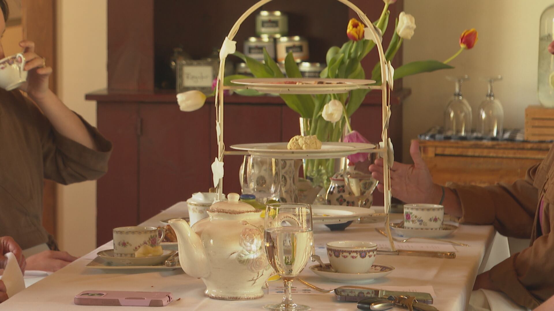 Waitsfield inn brings back Mother’s Day tea time for second year