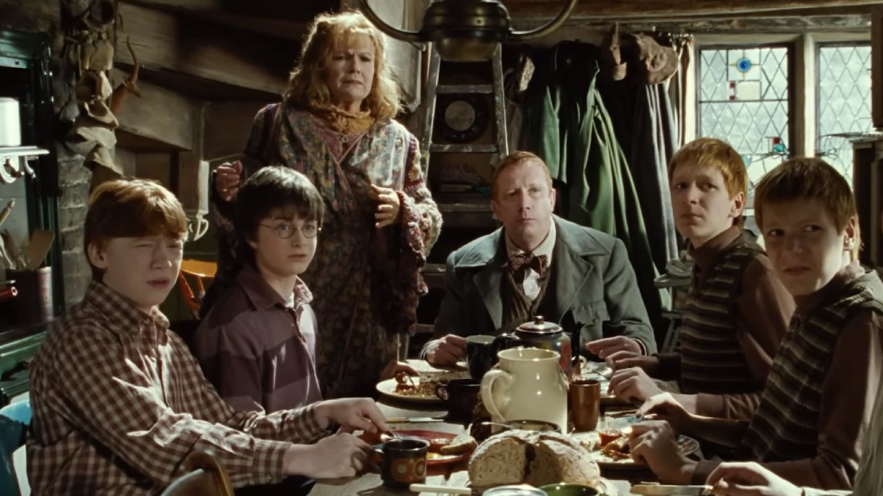 Viral video shows Harry Potter’s Weasley family actors surprising fans ...