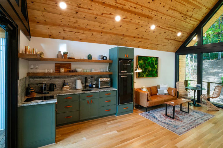 This tree house Airbnb is built around a living tree in South Carolina ...