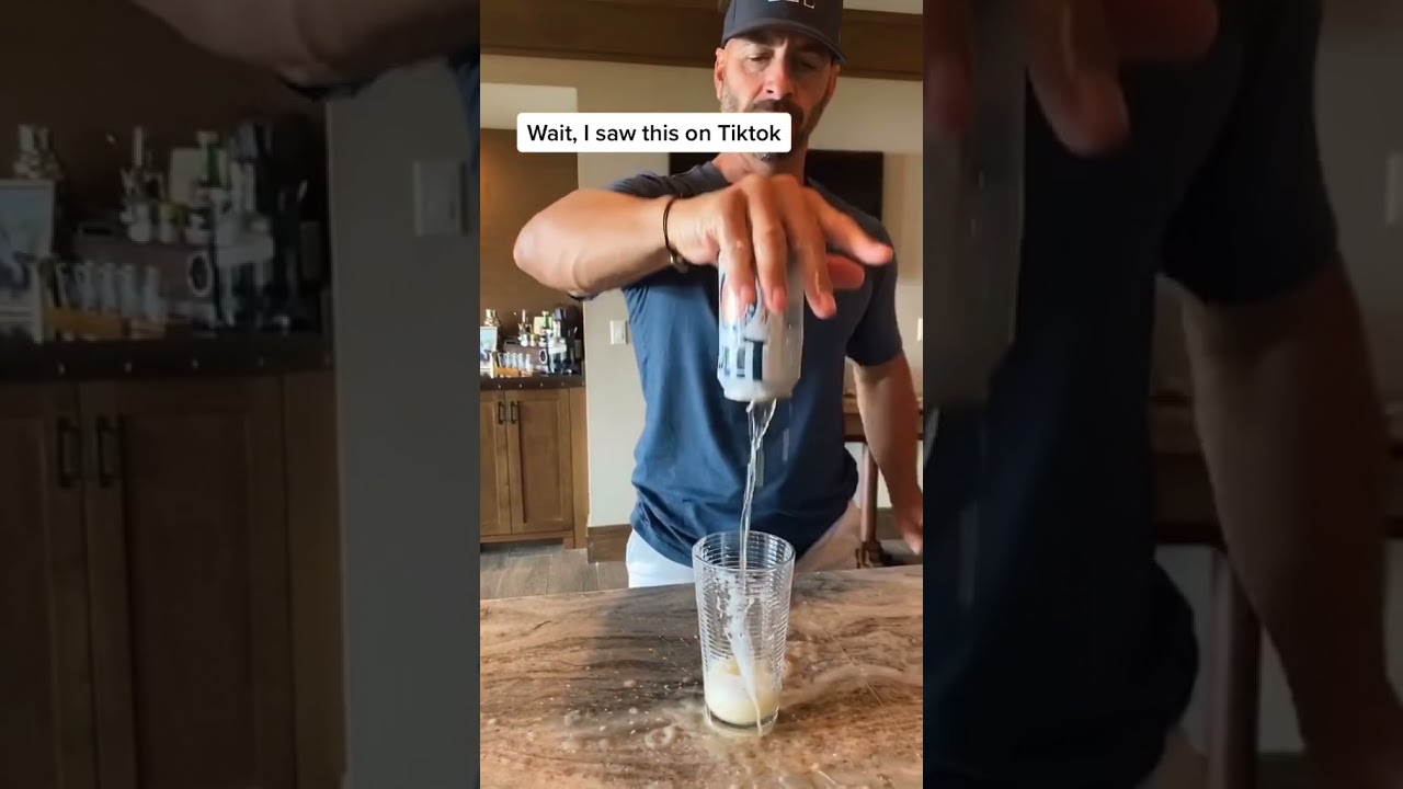 Have you ever seen someone pour a beer like this? 🍺