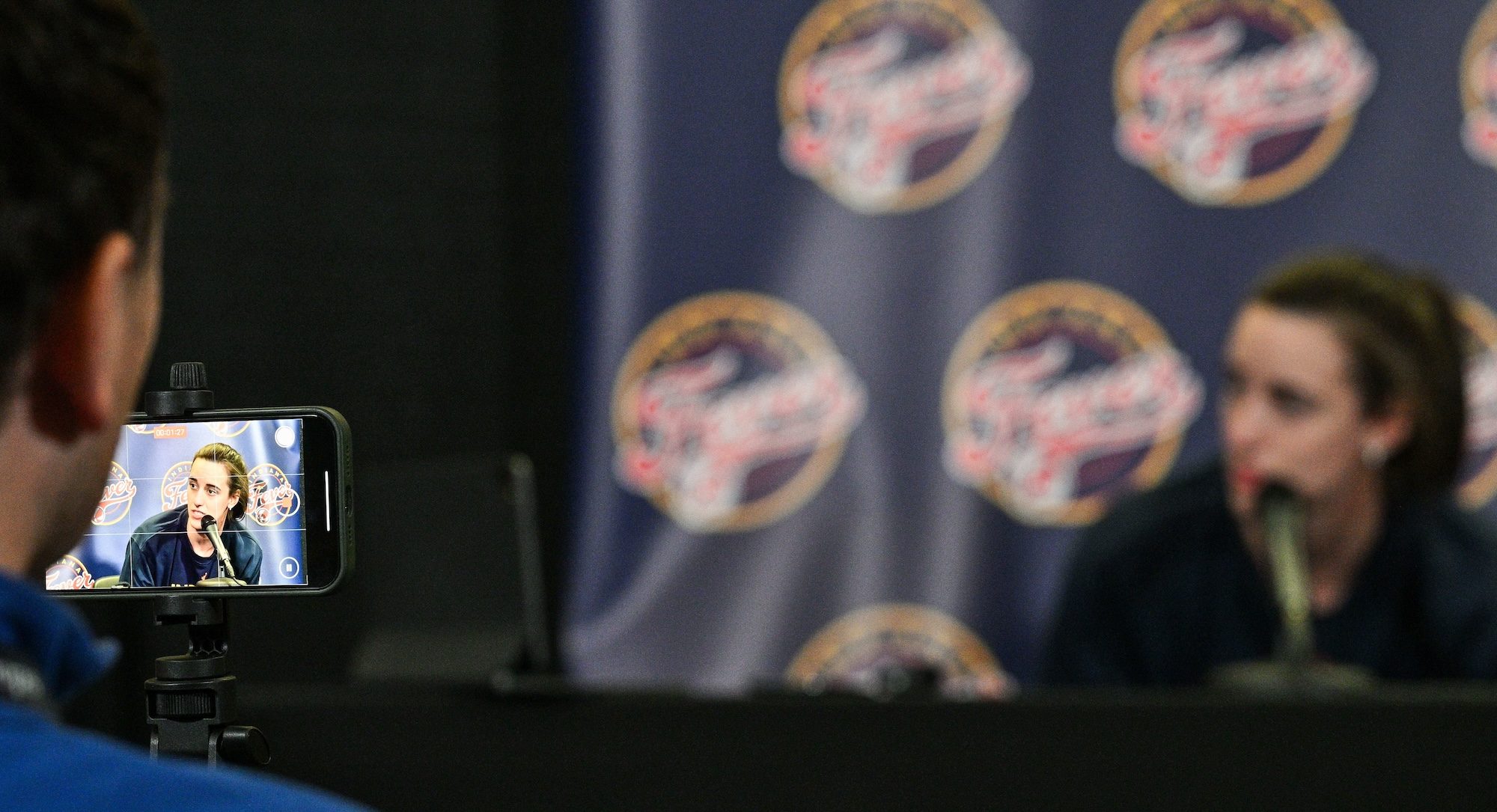 Reporters disagree on WNBA locker room policy