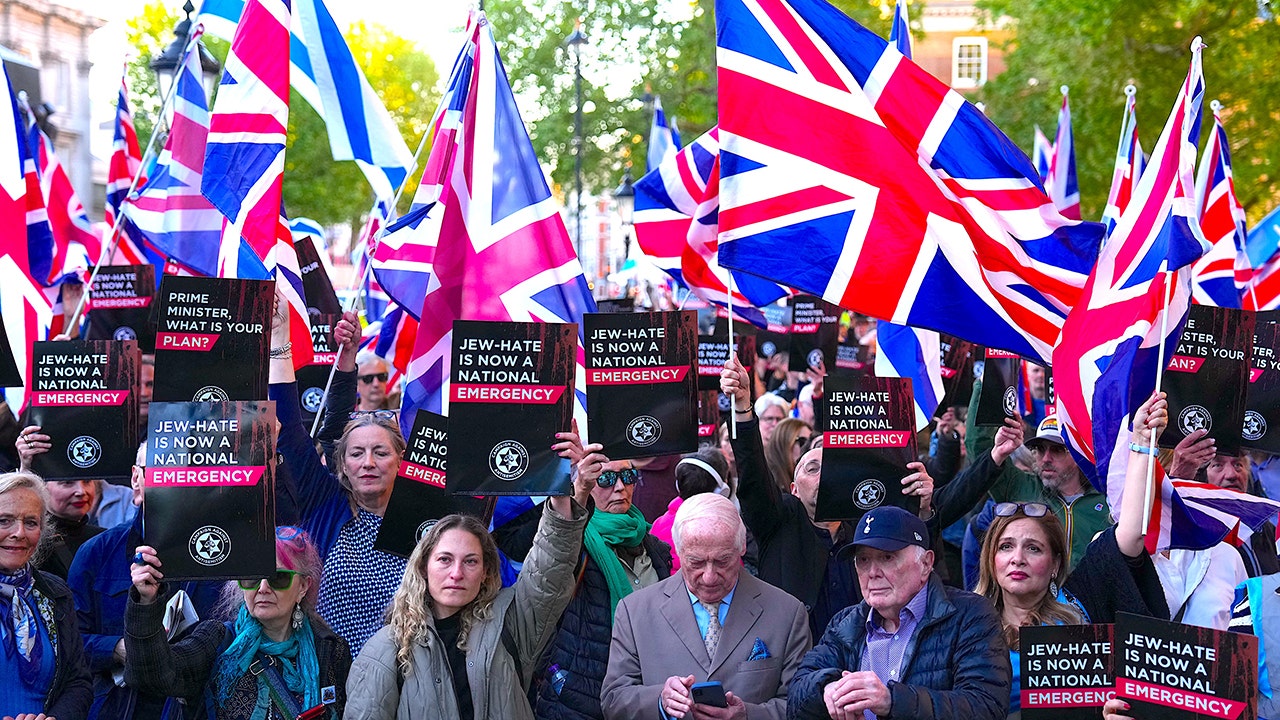 From London synagogues to New York preschools — antisemitic attacks ...