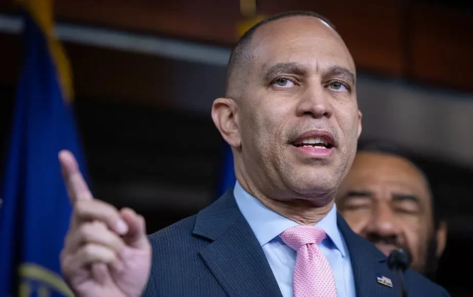 Trump attacks Jeffries as Democrats eye House control