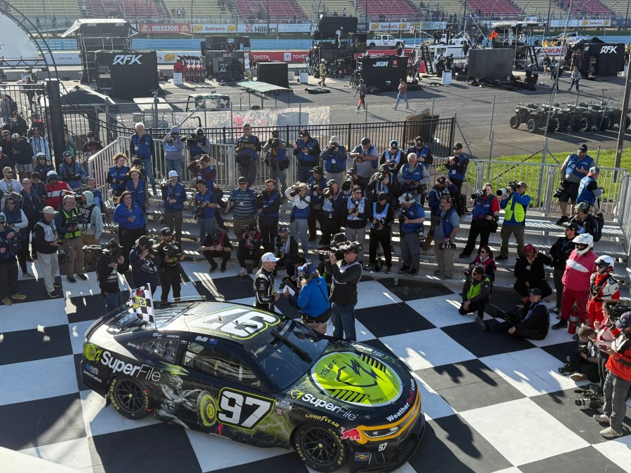 Shane van Gisbergen goes back-to-back at Go Bowling at the Glen