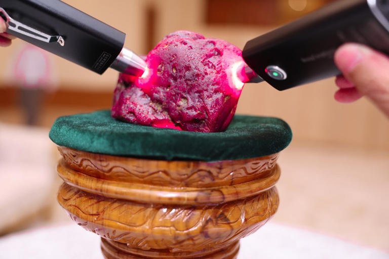 Massive 5-pound, 11,000-carat rare ruby discovered by miners in war ...