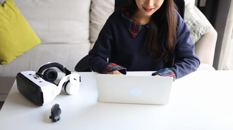 3 reasons why your VR headset is collecting dust