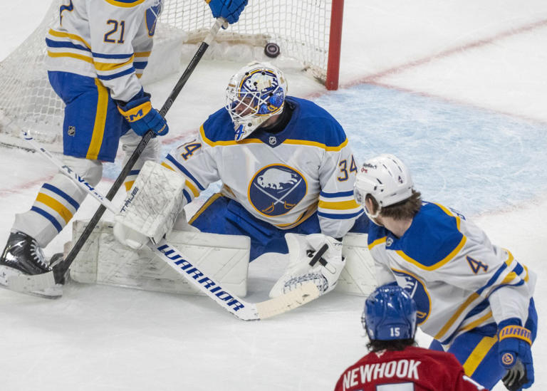 Caufield scores, Canadiens defeat Sabres 6-2 in Game 3 to take 2-1 ...