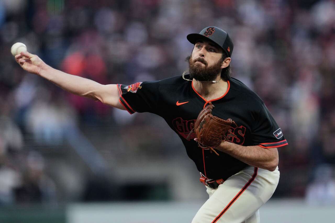 Giants shake up bullpen, demote struggling Ryan Walker and Gregory Santos