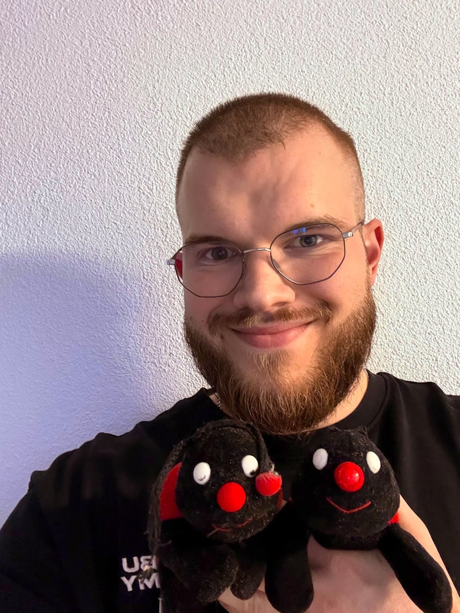 Luca liebt seine «Käfer» – Kuscheltiere geben Erwachsenen Halt