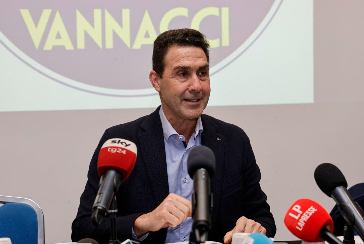 “Buttafuoco lo accoglierei”: Vannacci apre ai musulmani nelle sue liste ...