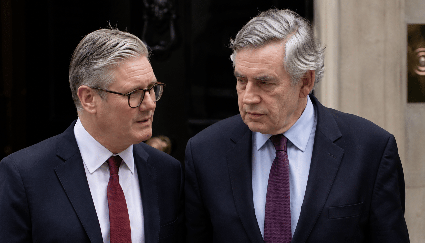 “Back to the Future”: Starmer richiama Brown per evitare il naufragio ...