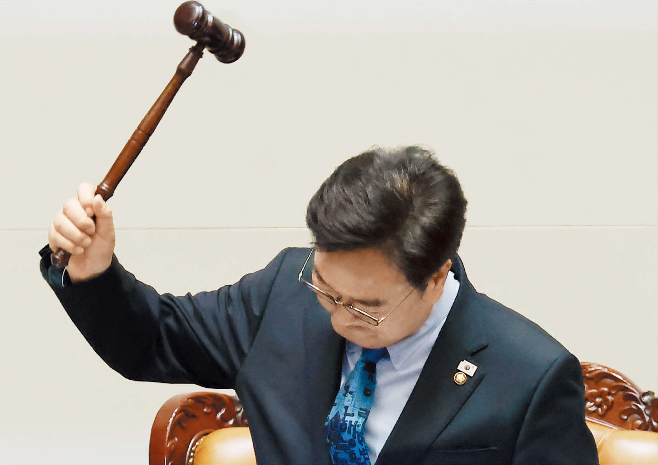 Constitutional Academy demands bipartisan agreement, speaker neutrality