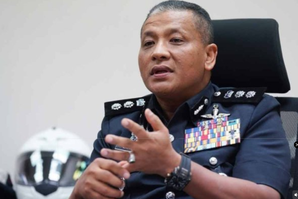 NKVE accident: Viral video shows car struck three times near Duta Toll ...