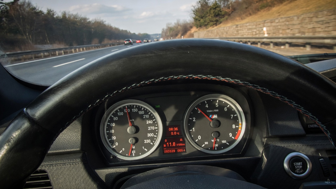 BMW M3 E92 brandstofverbruik op de snelweg in de praktijk
