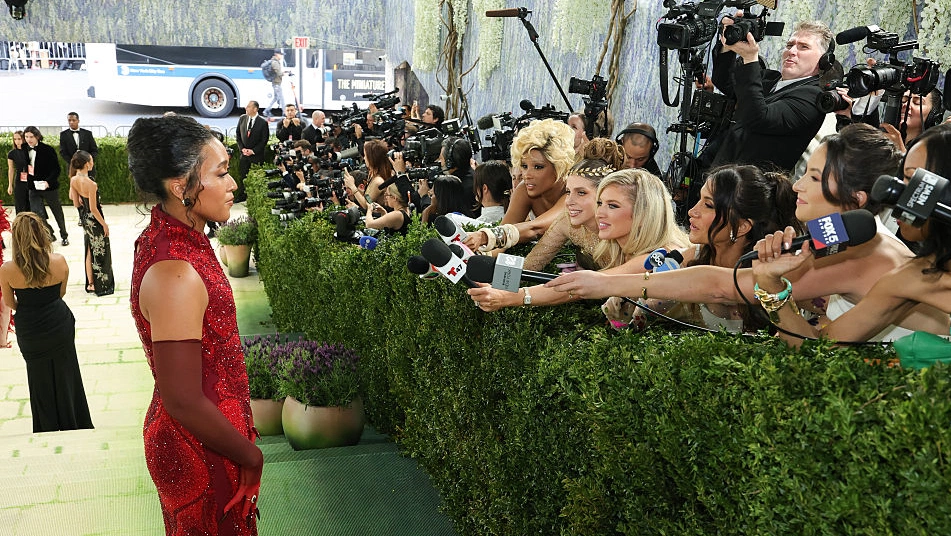 Naomi Osaka's transformative Met Gala look captivates amid Bezos backlash