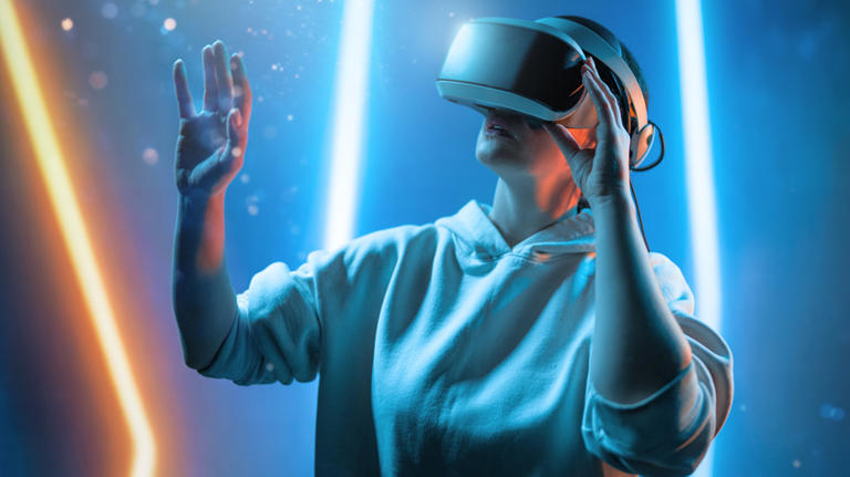 3 reasons why your VR headset is collecting dust