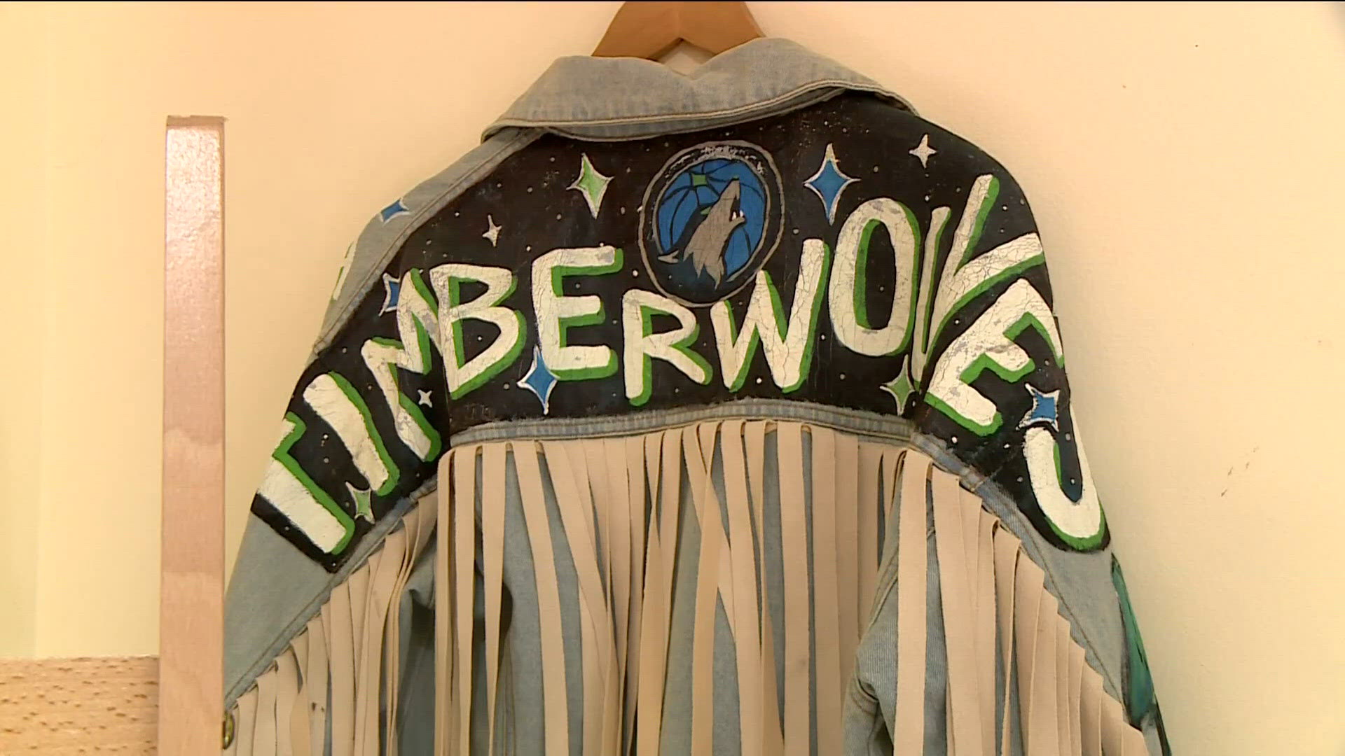 Minnesota artist transforms Timberwolves fandom with hand-painted jean ...