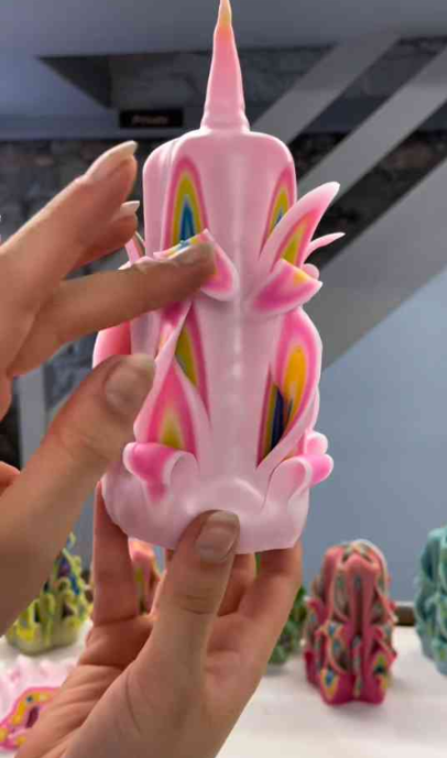 Satisfying candle carving process