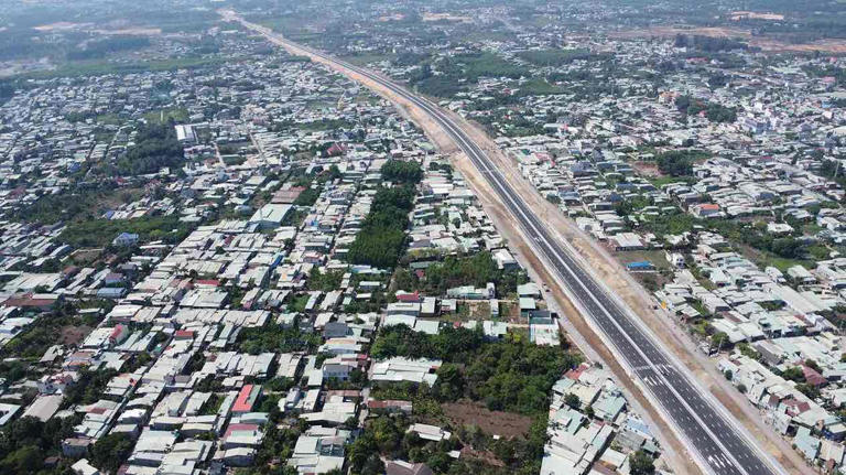 54km cao tốc sắp thông xe, đi từ Đồng Nai đến TPHCM còn dưới 1 tiếng