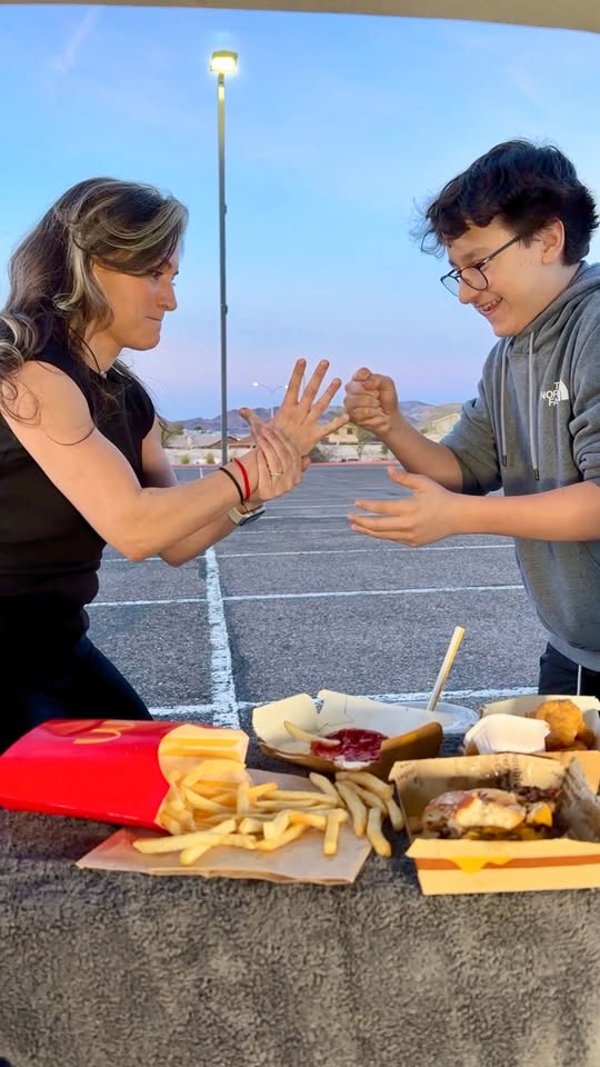 Rock paper food battle chaos