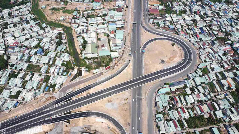 54km cao tốc sắp thông xe, đi từ Đồng Nai đến TPHCM còn dưới 1 tiếng