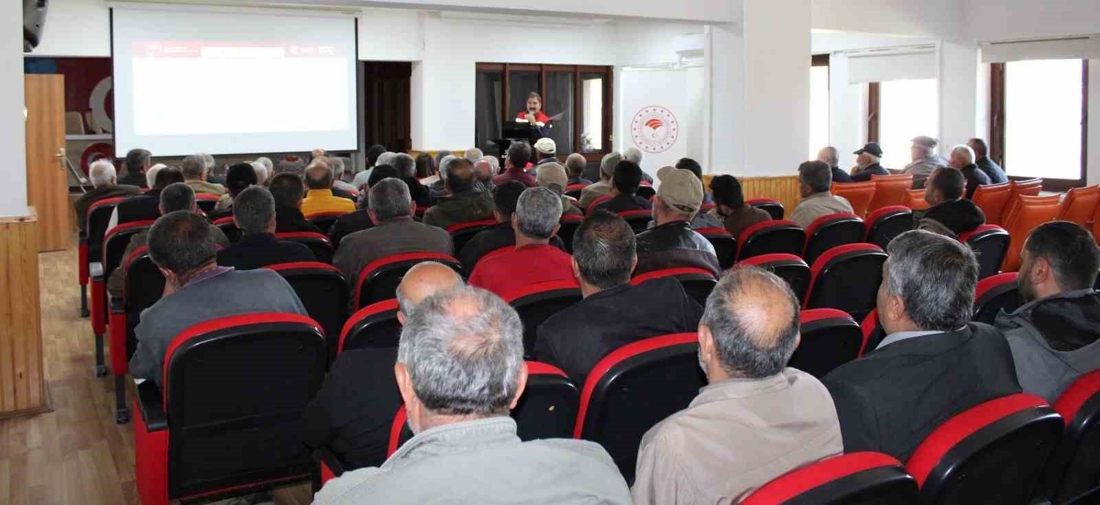 Tercan’da kırsal kalkınma ve bireysel sulama destekleri toplantısı ...
