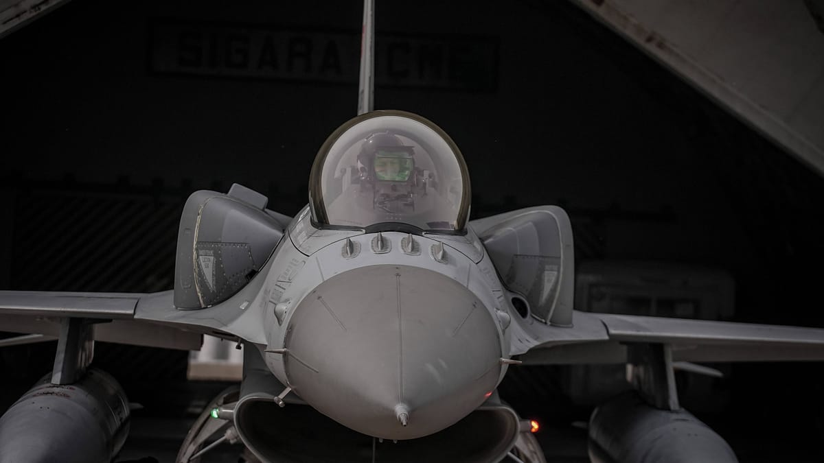 Land will ganze Kampfjet-Flotte an Ukraine geben