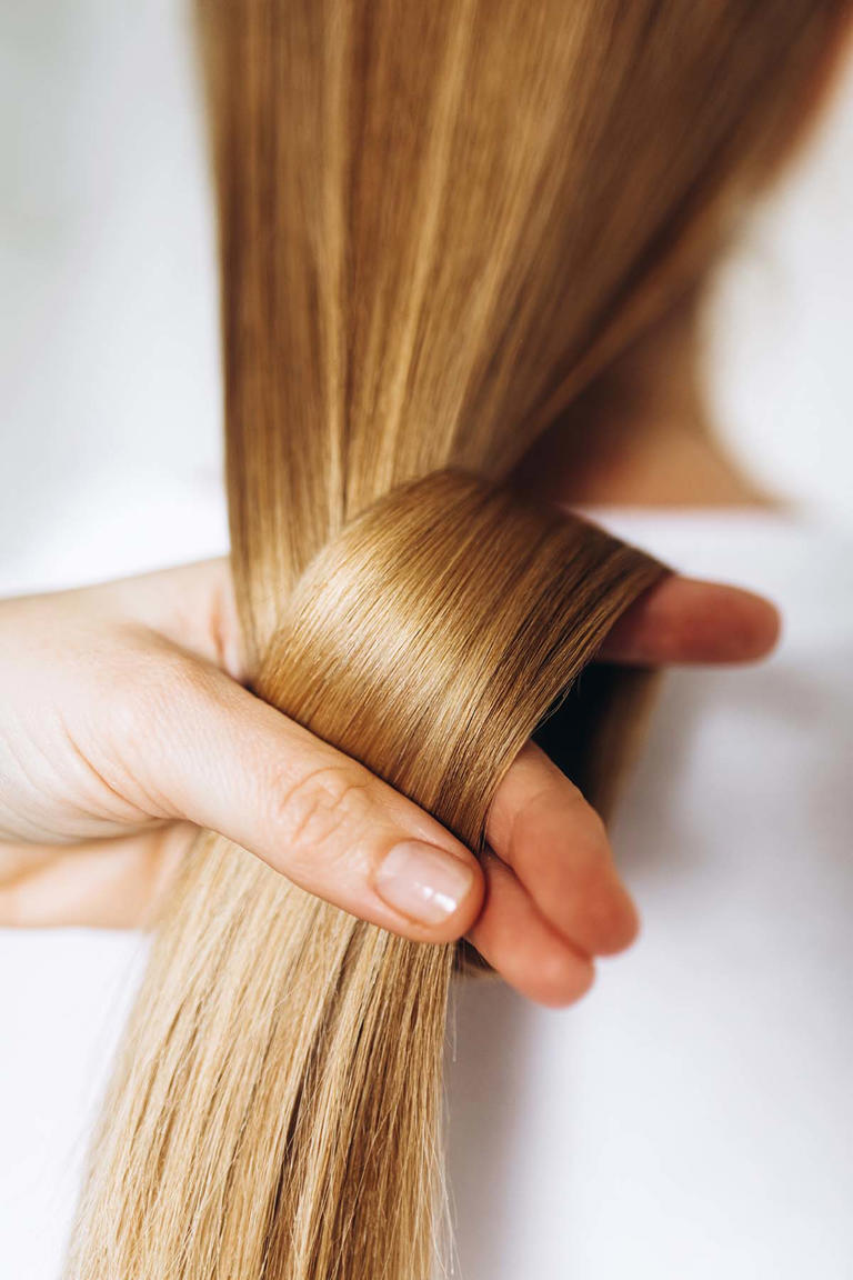 These hairstyles will make your hair look thicker