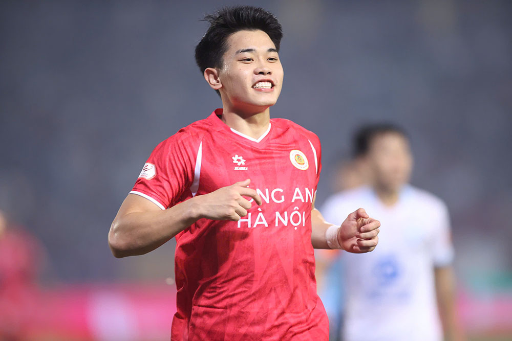 Đình Bắc vào top 3 vua phá lưới VLeague 2025-2026