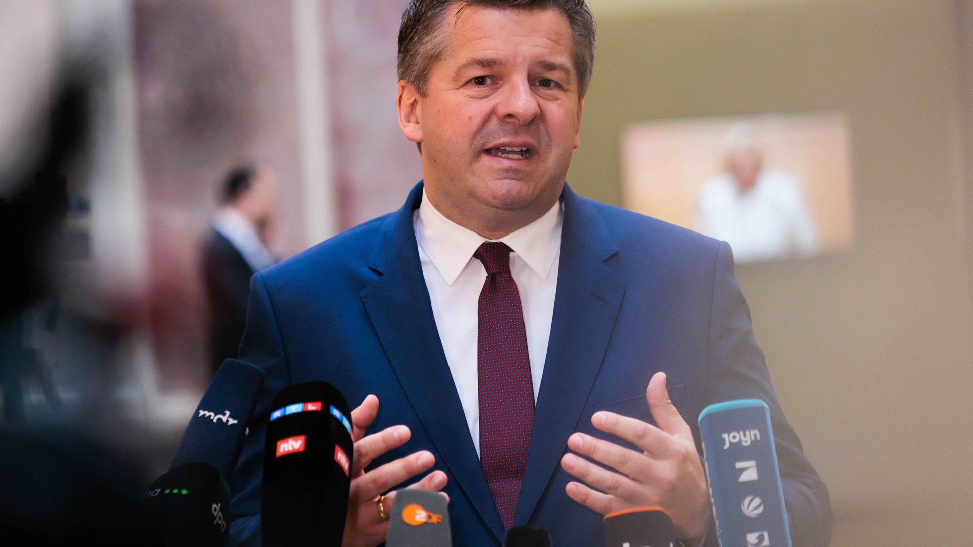 Sachsen-Anhalt: Sven Schulze will Bürgergeldempfänger noch stärker ...