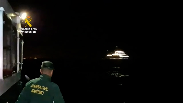 Spanish Civil Guard escorts hantavirus-hit ship into Tenerife port