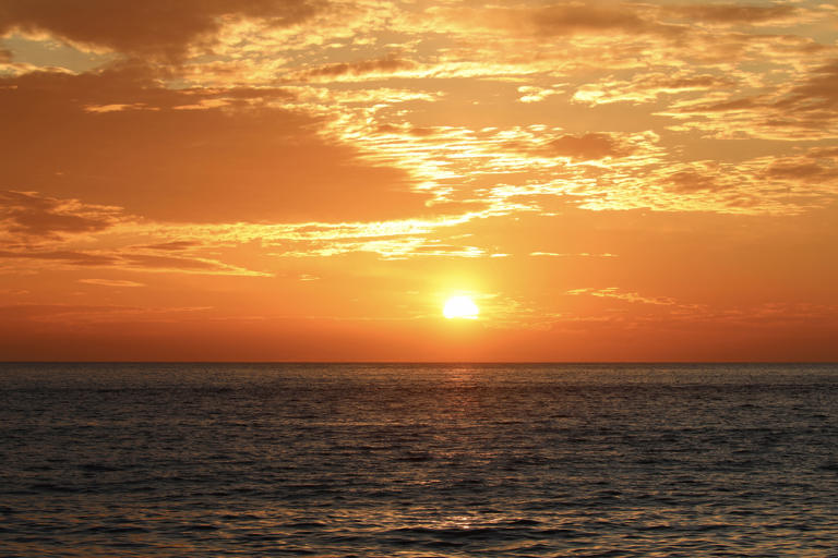 El rojo amanecer del Baix Empordà