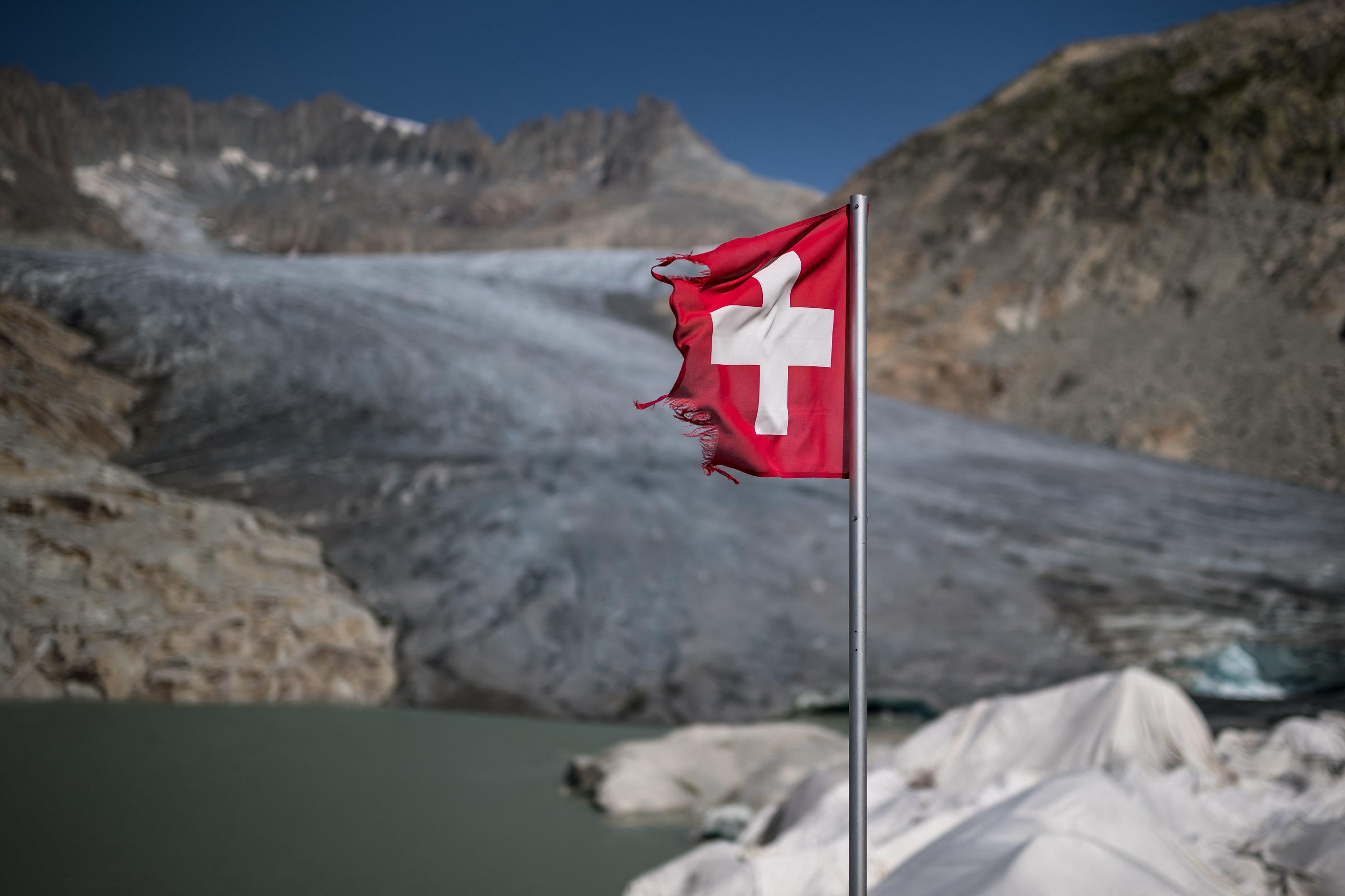 Un Français de 38 ans meurt après une chute lors d’une randonnée en Suisse
