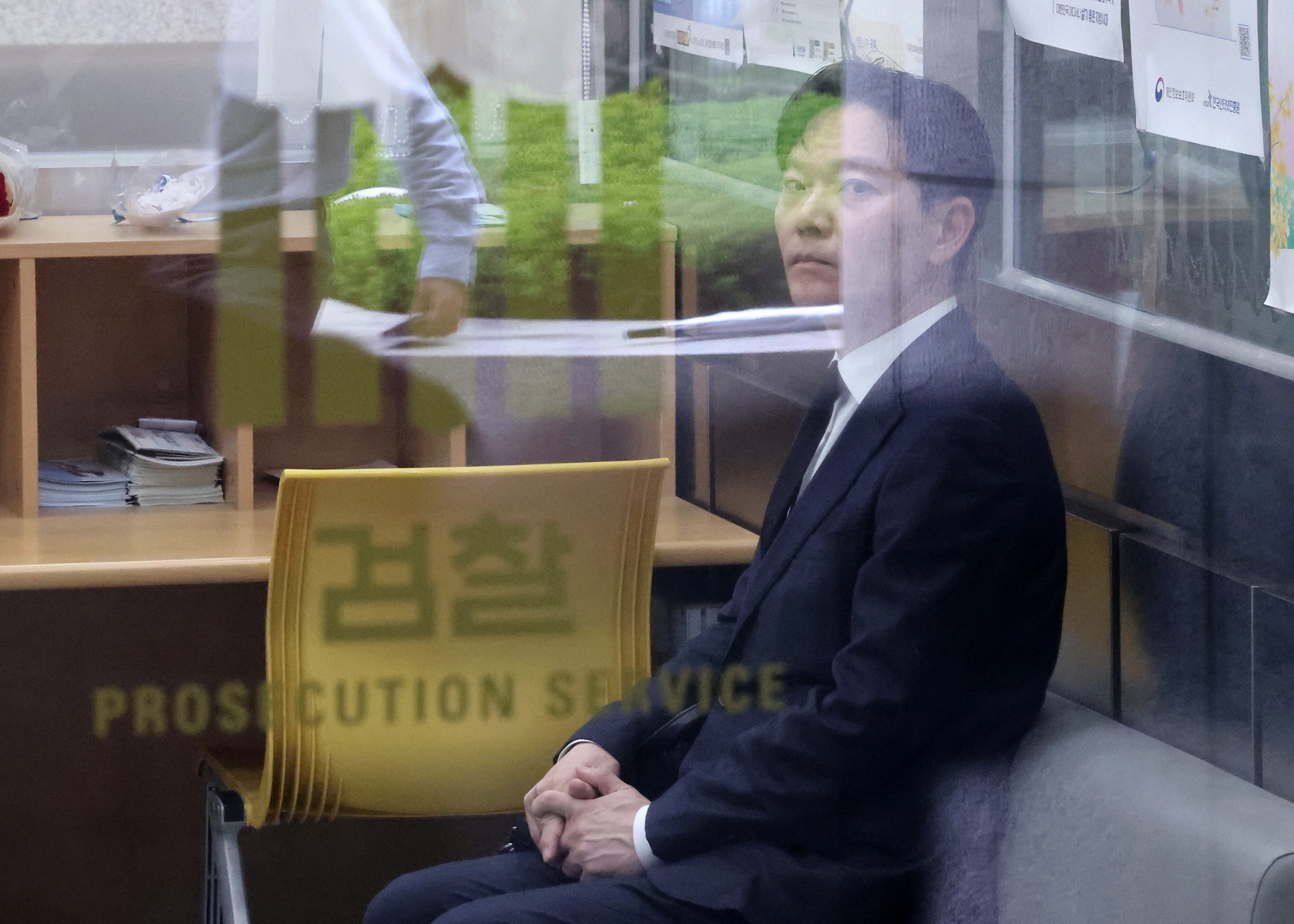 Prosecutor Park Sang-yong explains salmon alcohol party allegations